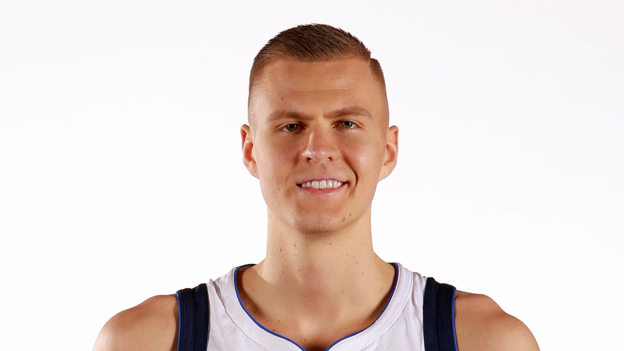 Kristaps Porzingis practices with Dallas Mavericks for first time | NBA ...