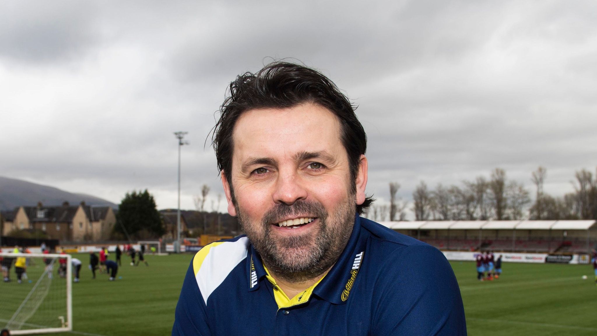 Celtic beating Rangers will end title race, says Paul Hartley ...
