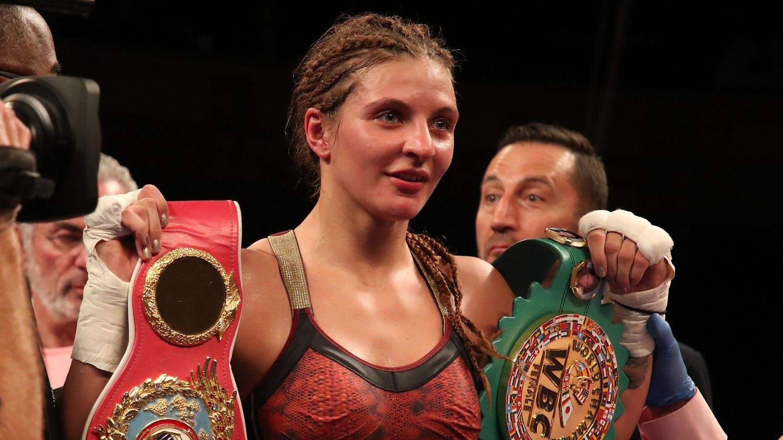 Shields vs Hammer: Undefeated champions make weight ahead of ...