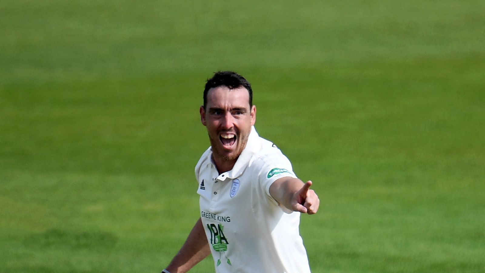 Kyle Abbot puts Hampshire in control of County Championship clash with ...