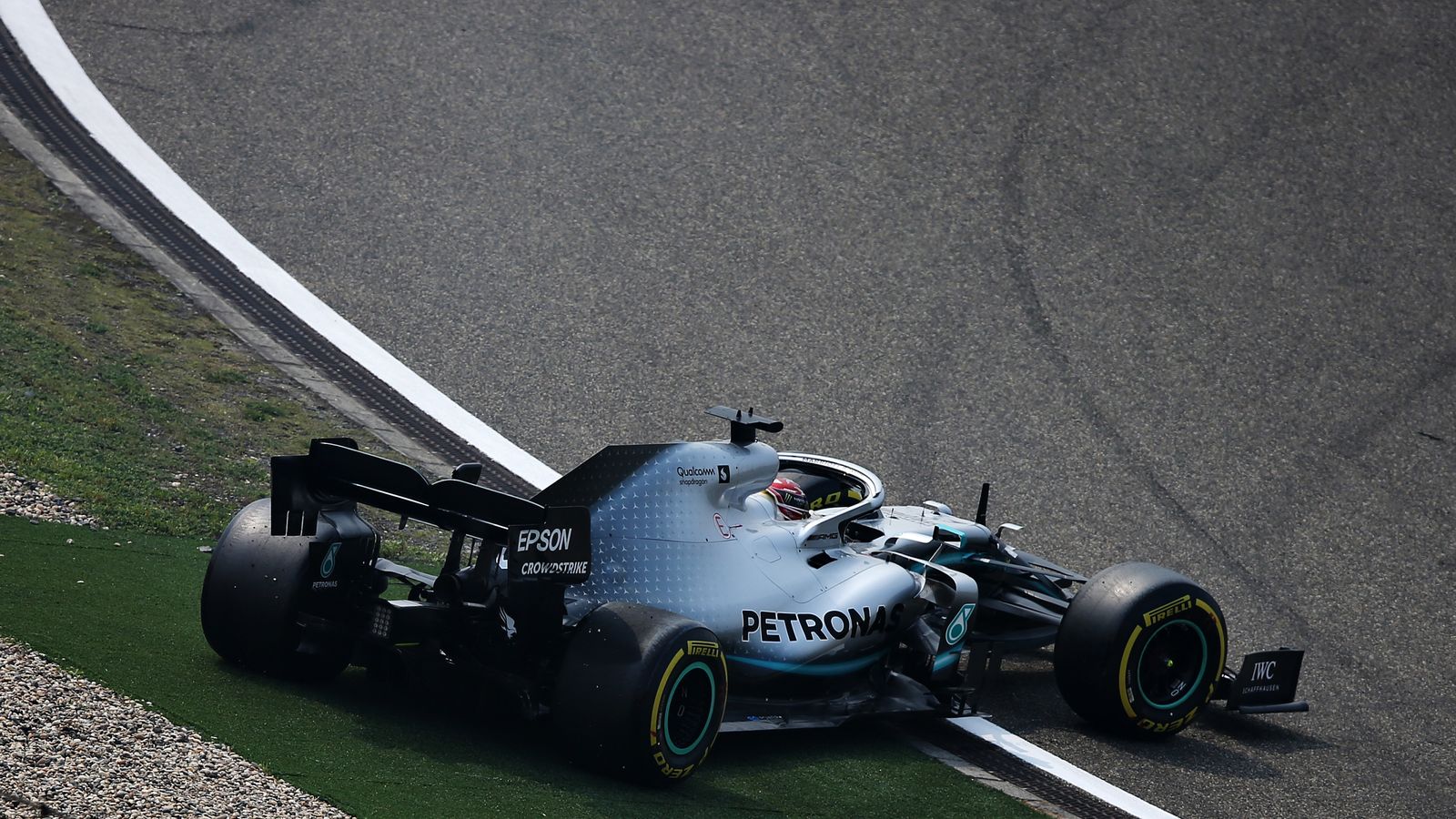 Lewis Hamilton 'struggling' but sees Mercedes, Ferrari, Red Bull F1 ...