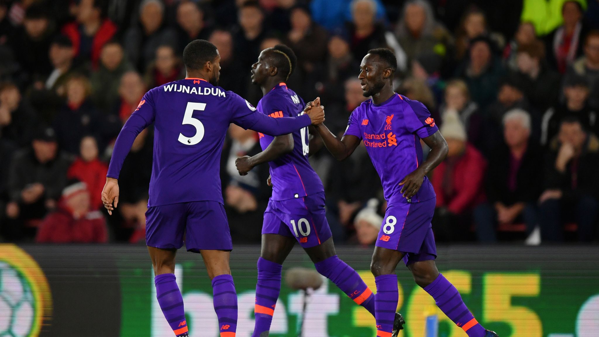 Southampton 1-3 Liverpool: Mo Salah scores as Liverpool go top of ...