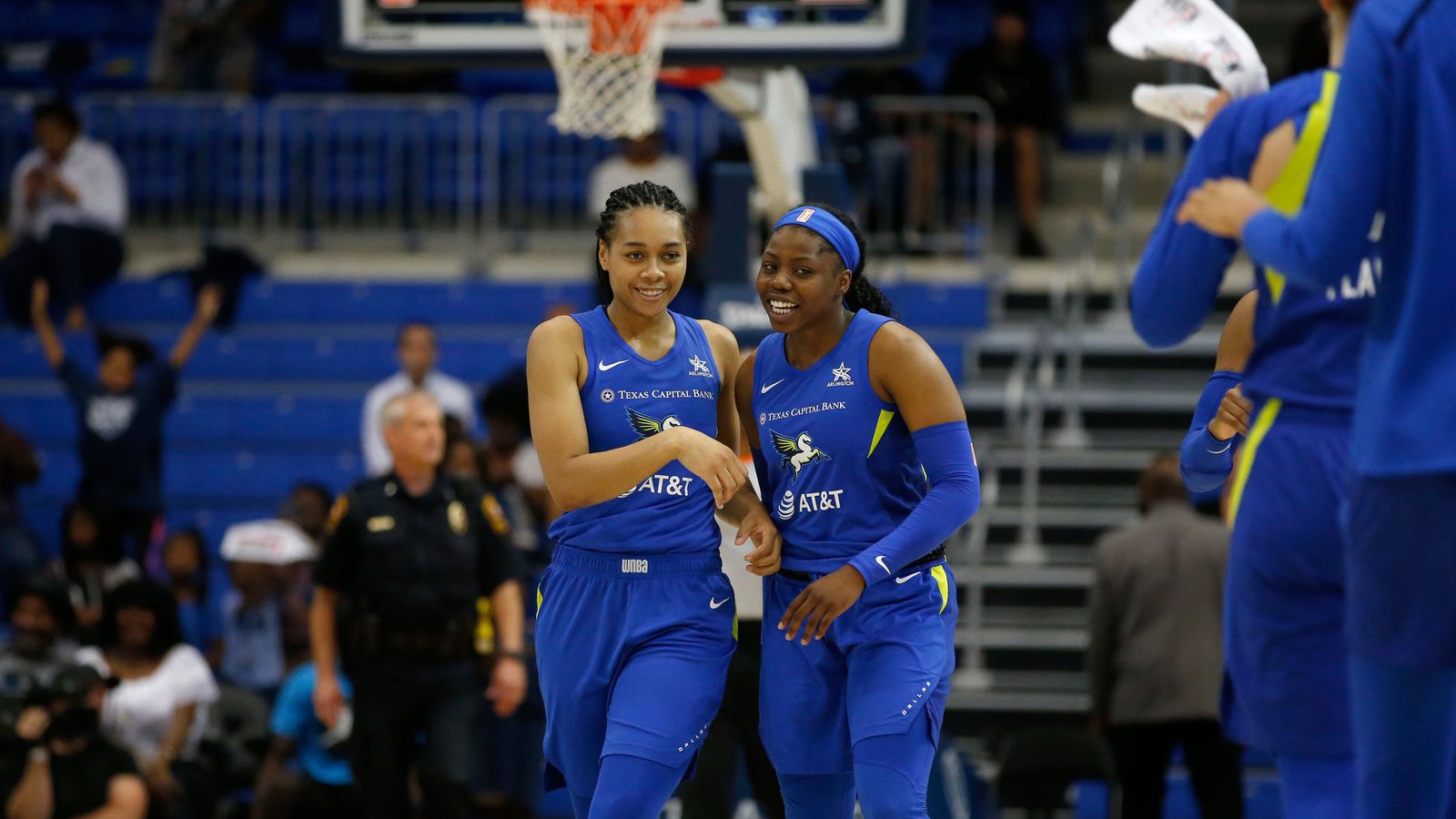 WNBA: Arike Ogunbowale hits late three as Dallas Wings edge Connecticut ...