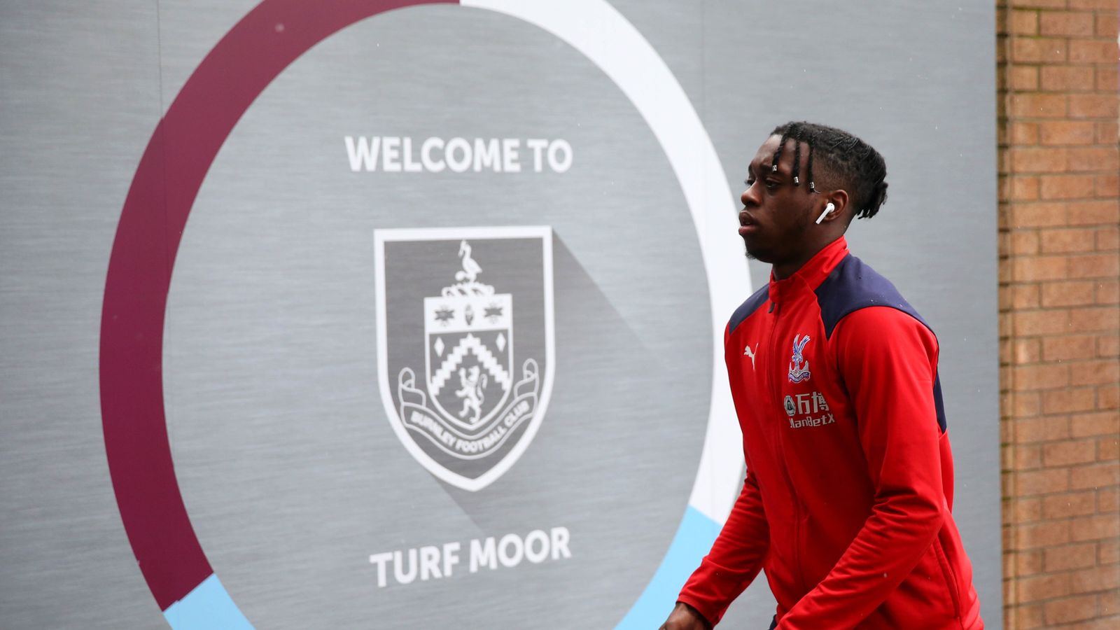 Man Utd agree £50m Aaron Wan-Bissaka fee with Crystal Palace | Football ...