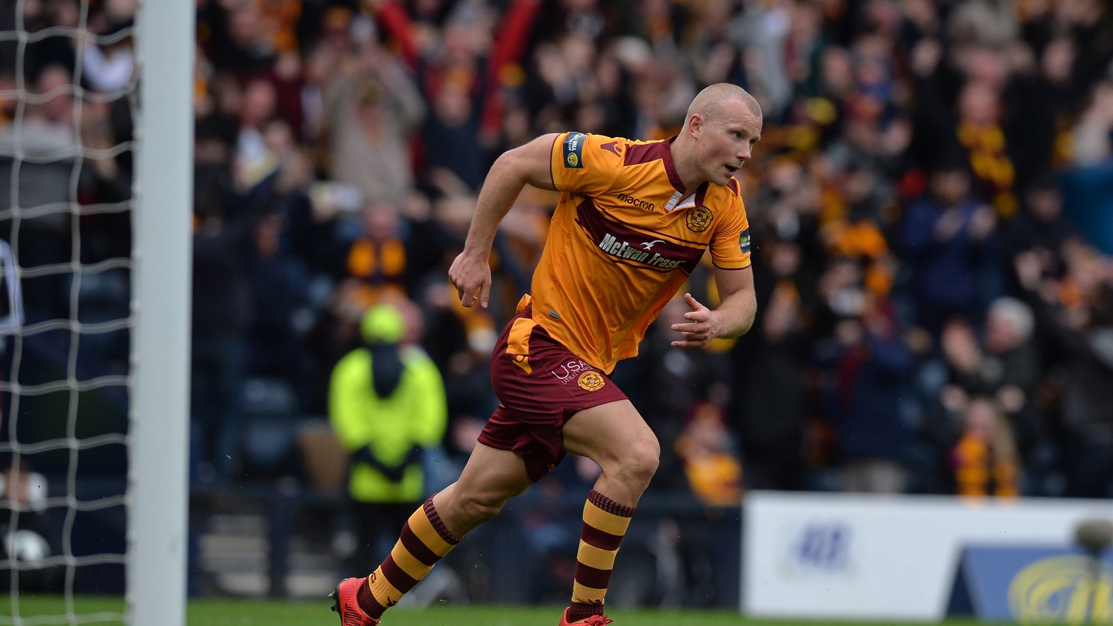 Aberdeen sign Curtis Main from Motherwell | Football News | Sky Sports