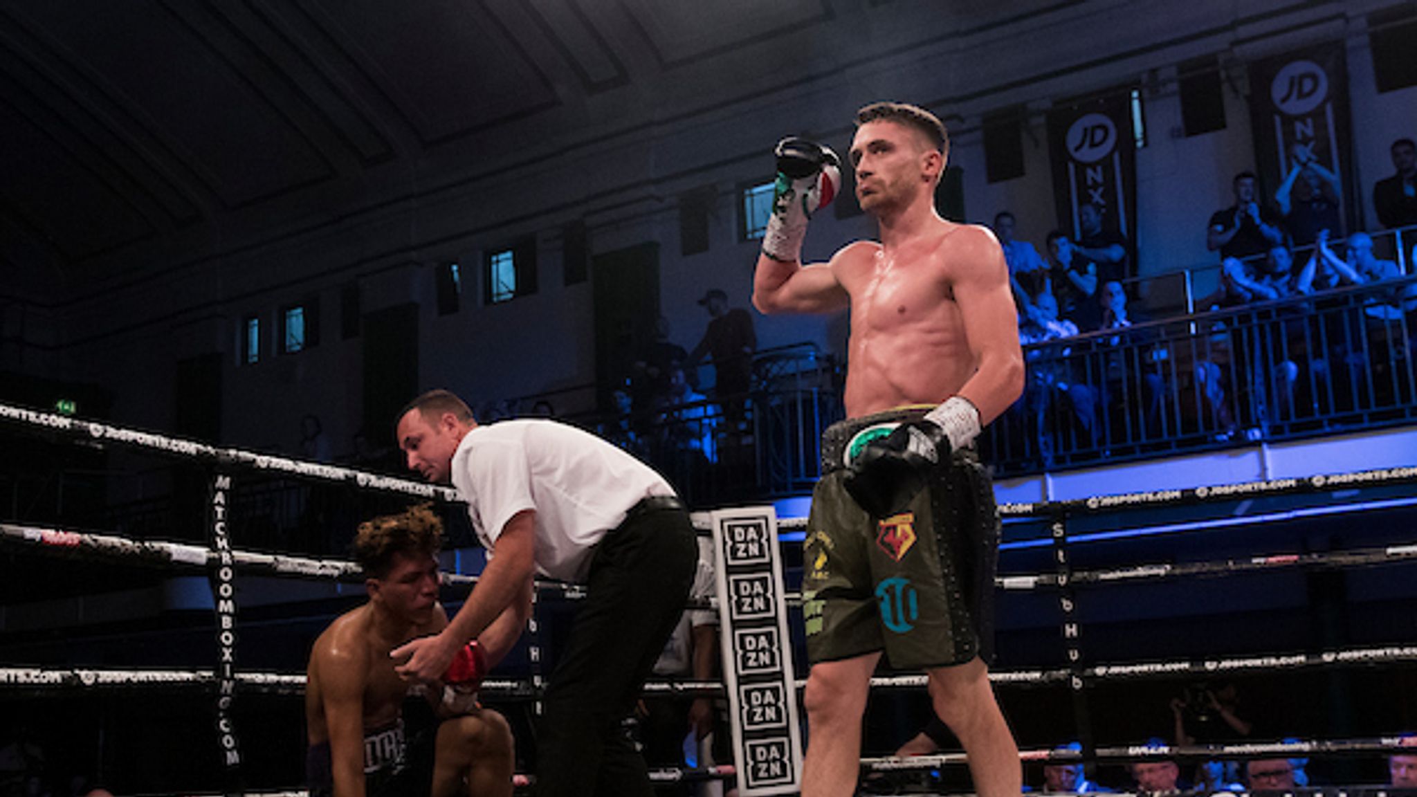 JD NXTGEN: Shannon Courtenay extends unbeaten record in London | Boxing ...