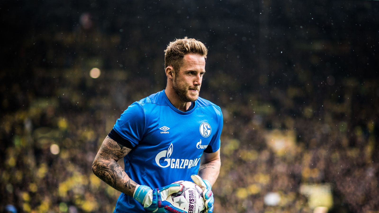 Ralf Fahrmann in Norwich medical ahead of loan move from Schalke ...