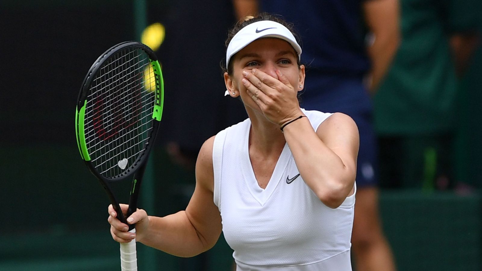 Simona Halep beats Serena Williams to win first Wimbledon title ...