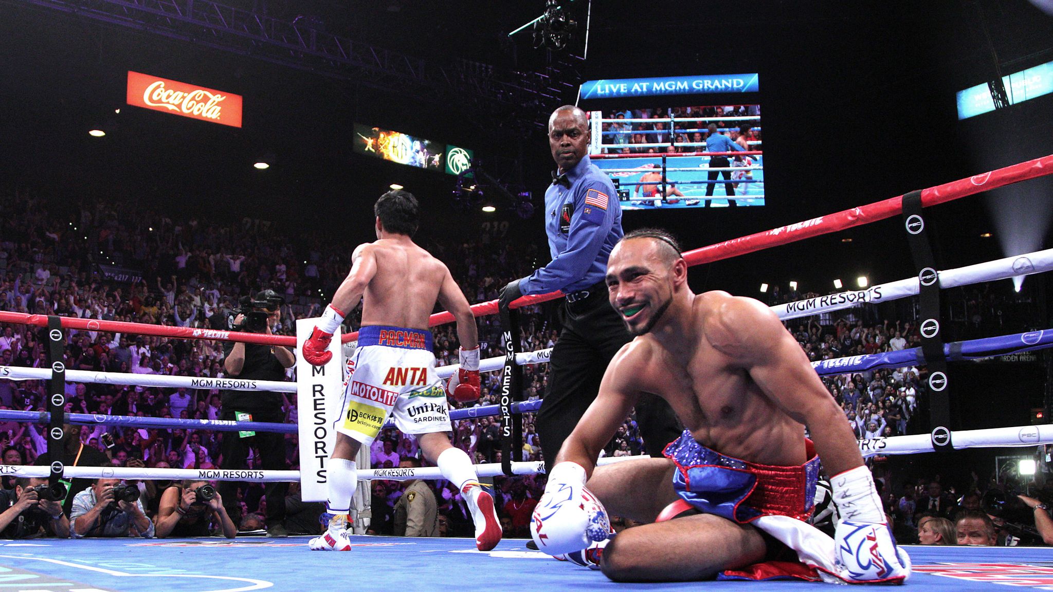 Manny Pacquiao beats Keith Thurman on points to take WBA welterweight ...