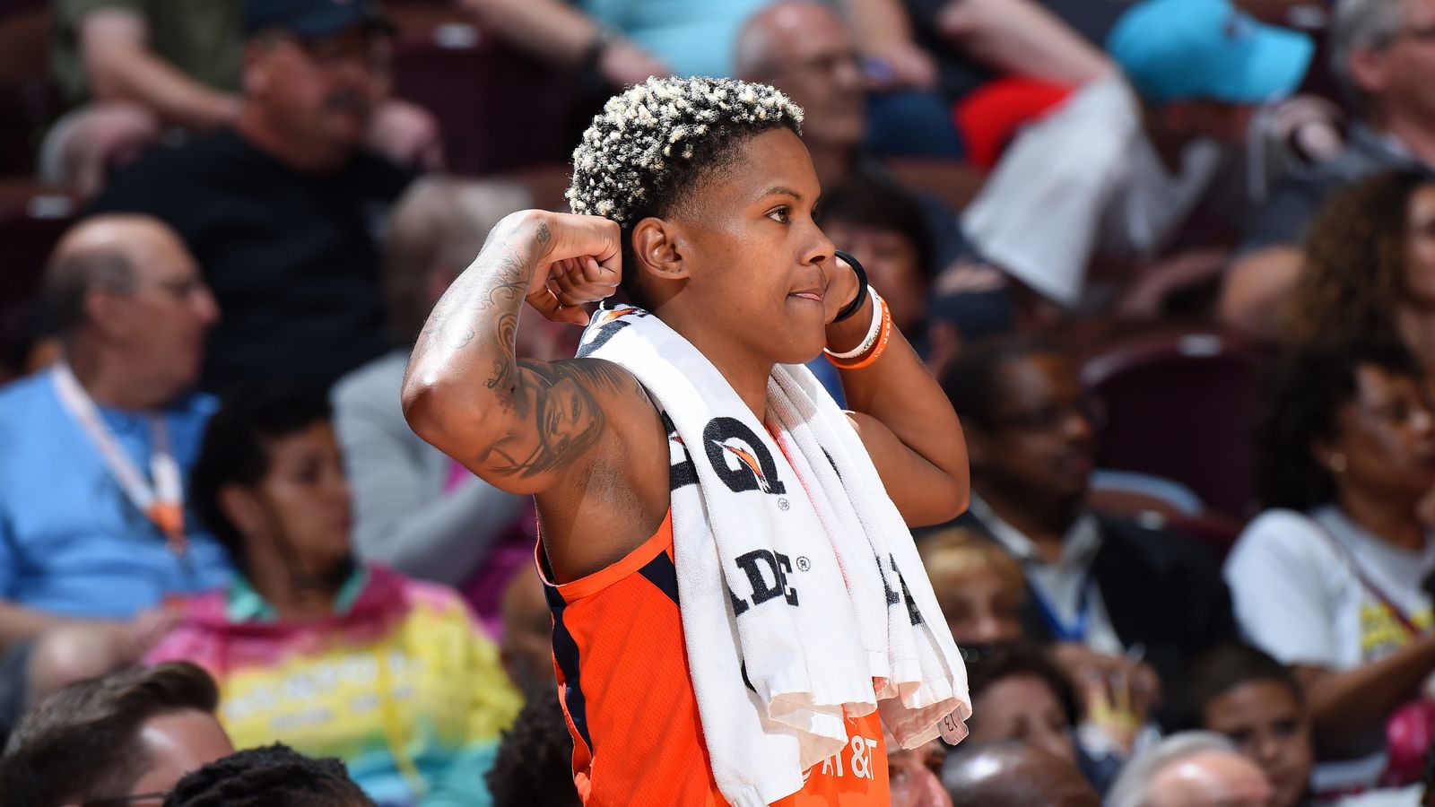 WNBA: Courtney Williams scores 12 fourth-quarter points to lead ...