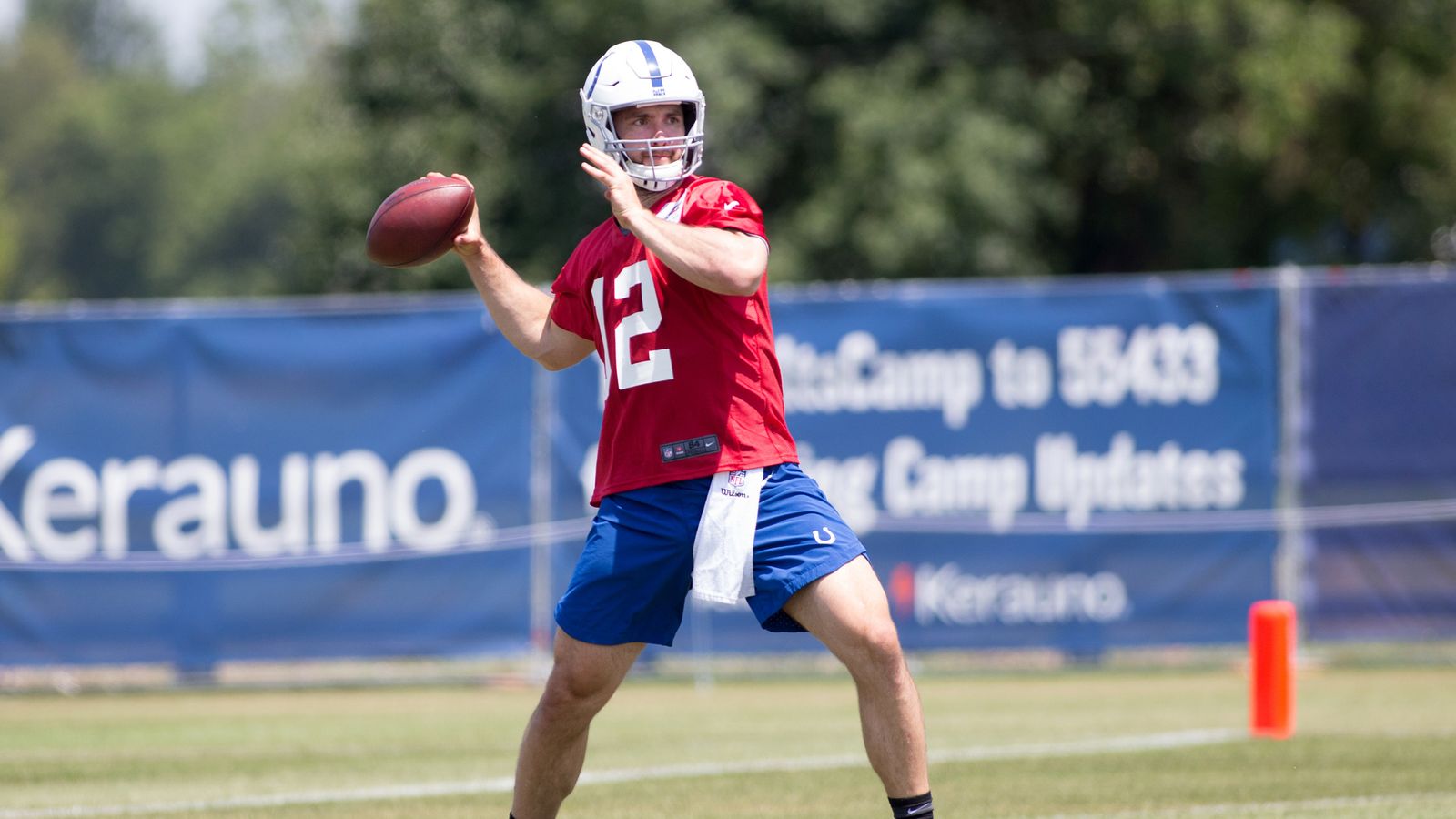 Andrew Luck has a 'small little bone' injury, says Indianapolis Colts ...