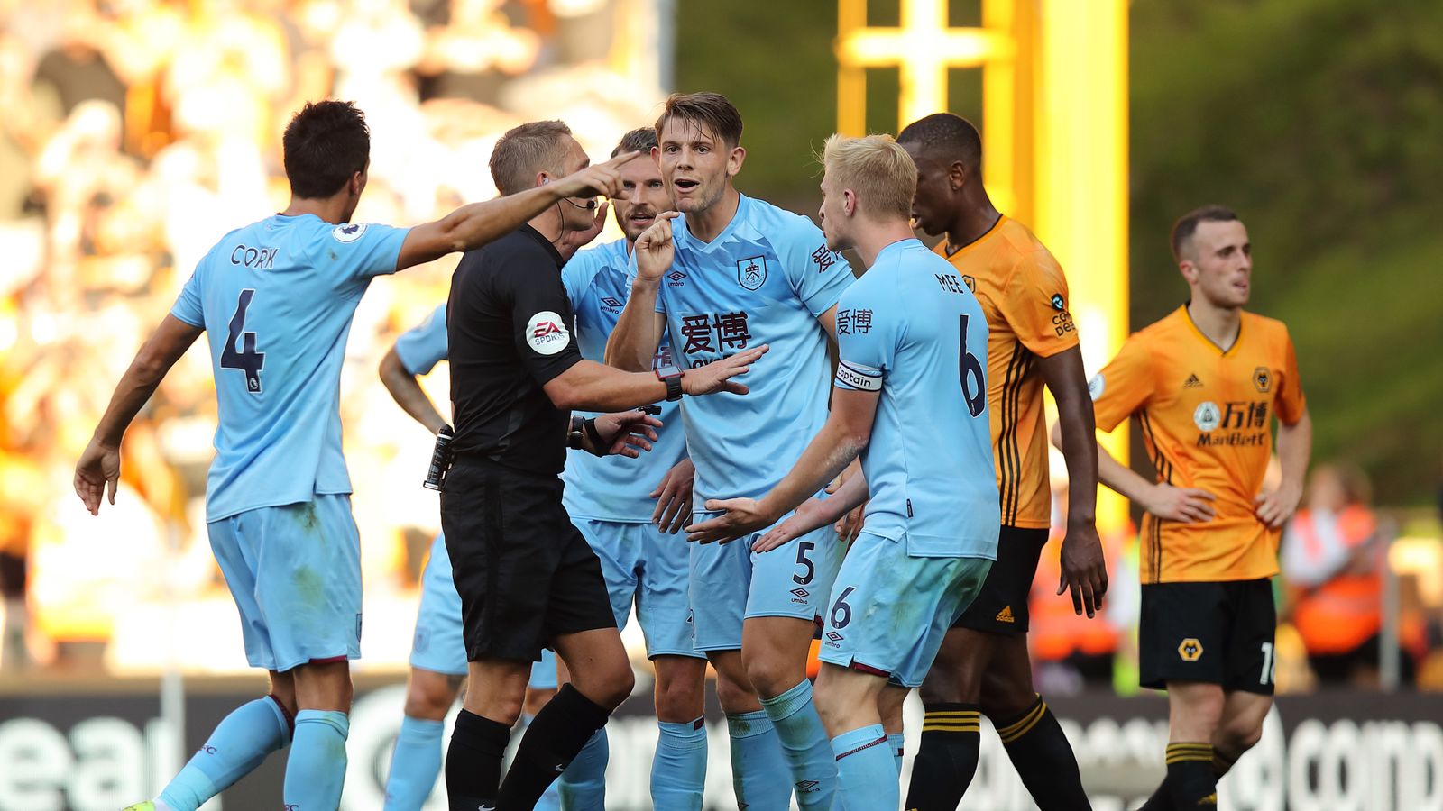 Wolves 1-1 Burnley: Last-gasp penalty earns Wolves point | Football ...