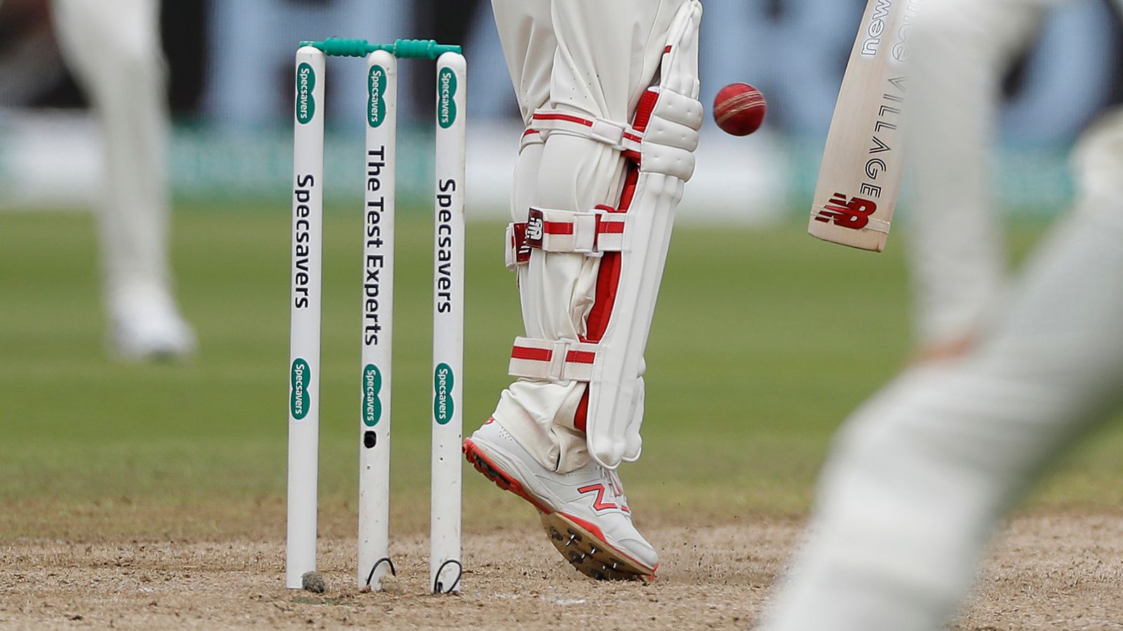 Root survives as bail stays on stump! | Cricket News | Sky Sports