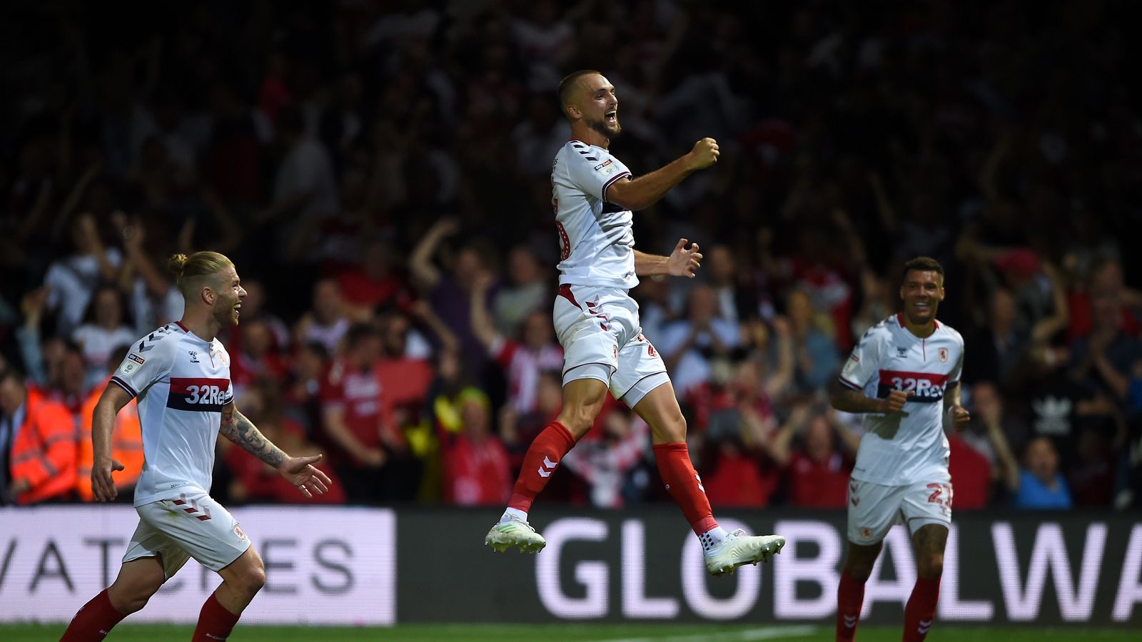 Wing's wonder strike | Football News | Sky Sports
