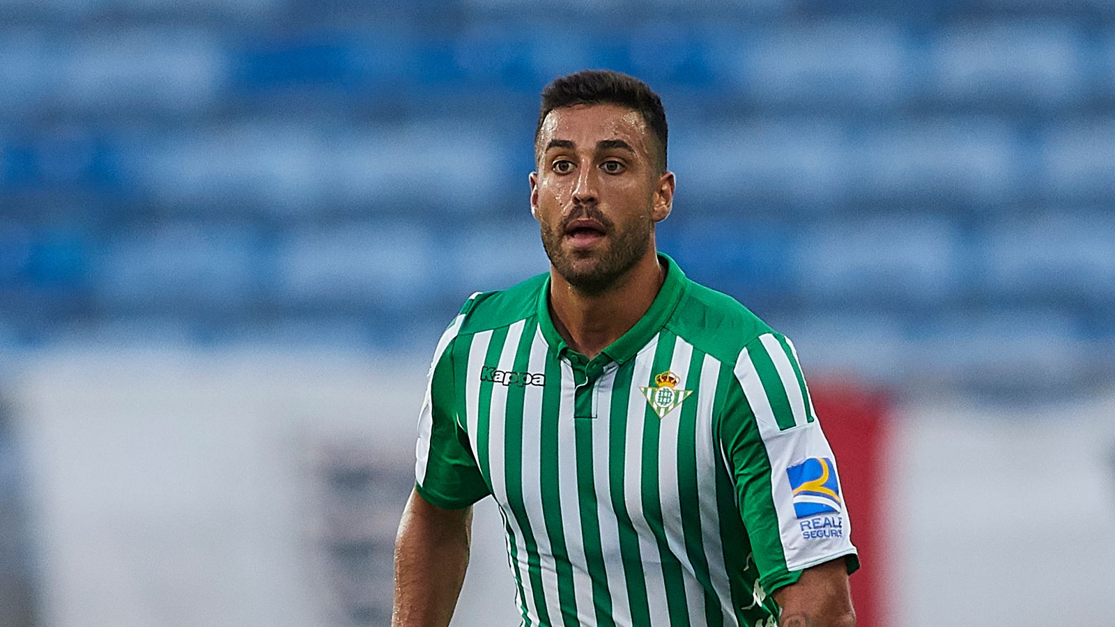 Victor Camarasa: Crystal Palace in talks to sign Real Betis midfielder ...