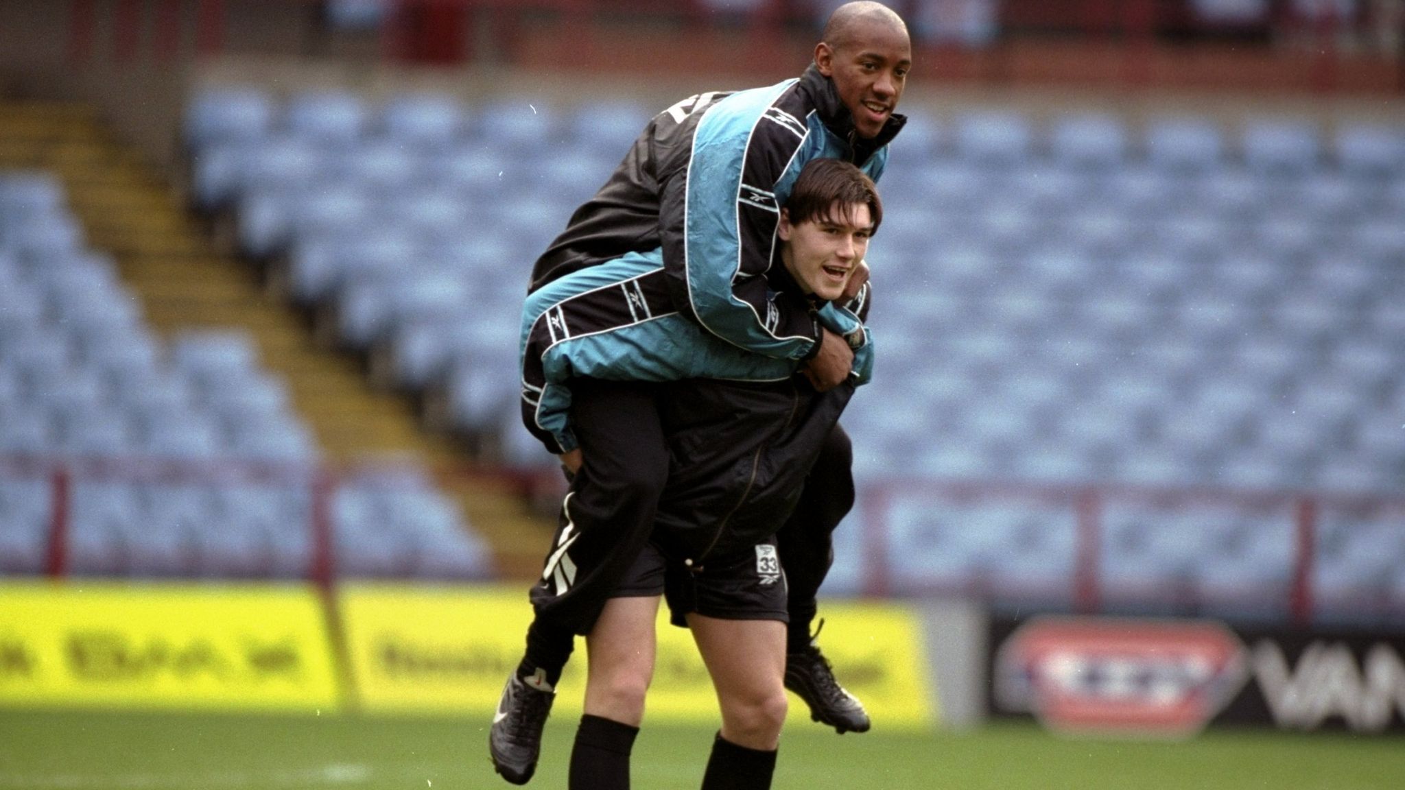 Gareth Barry on Manchester City, yoga and delaying retirement plans ...