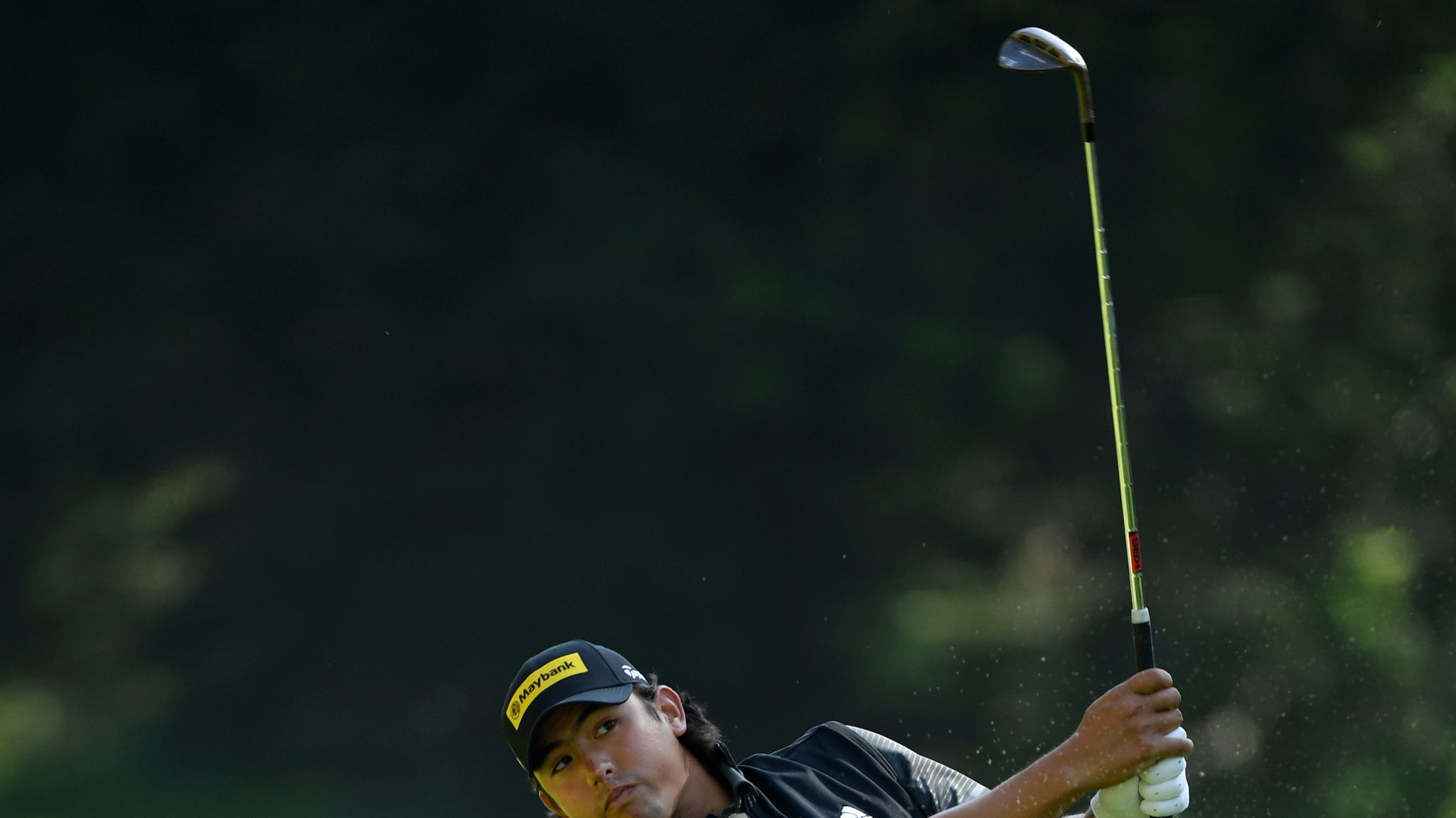 Rory McIlroy's late rally lifts him to within one of European Masters ...