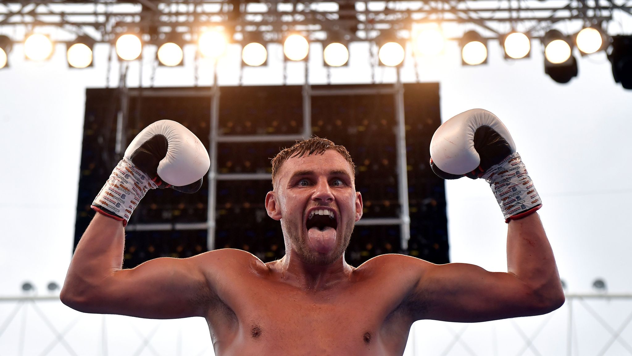 Michael Conlan outclasses Diego Alberto Ruiz in Belfast to maintain ...