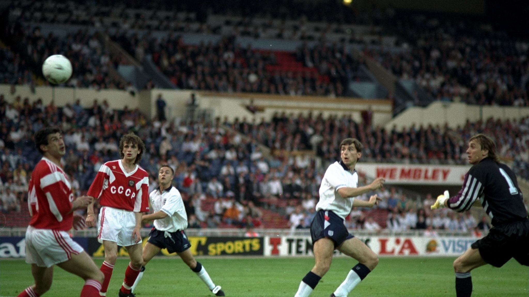 Alan Smith reminds us of his first and last appearance for England ...