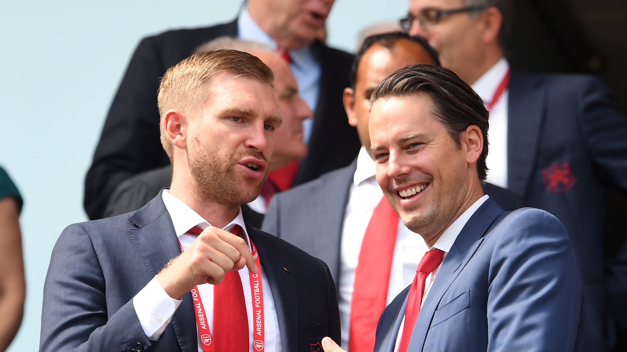 Focus on youth at Arsenal: Mertesacker, Nelson, Willock, Smith Rowe and ...
