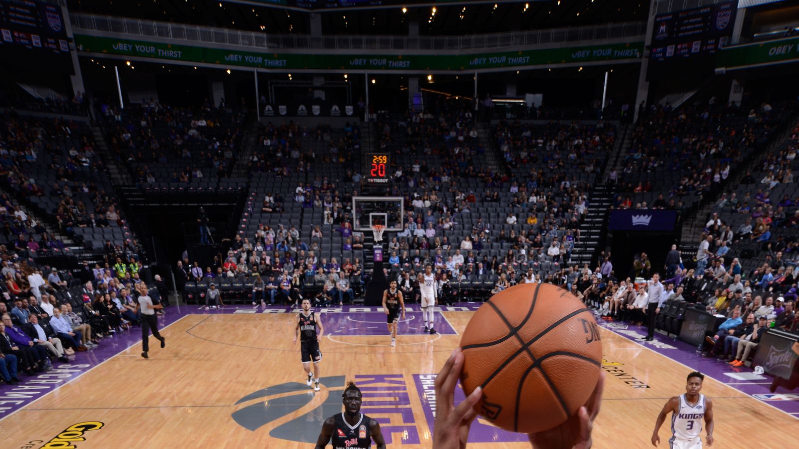 LeBron James makes incredible overhead assist as Los Angeles Lakers ...