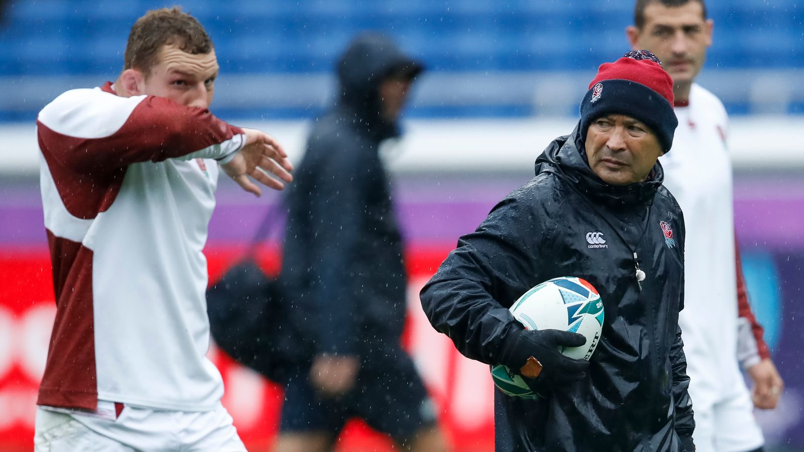 England delayed by traffic and rain! | Rugby Union News | Sky Sports