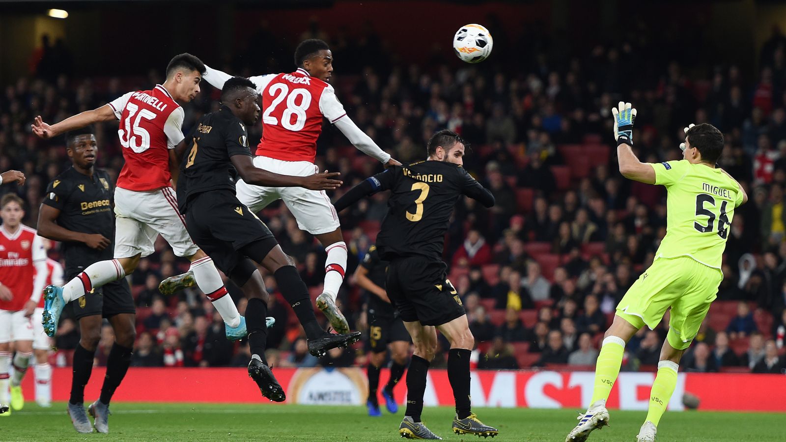 Arsenal 3-2 Vitoria: Late Nicolas Pepe free-kicks maintain Gunners ...