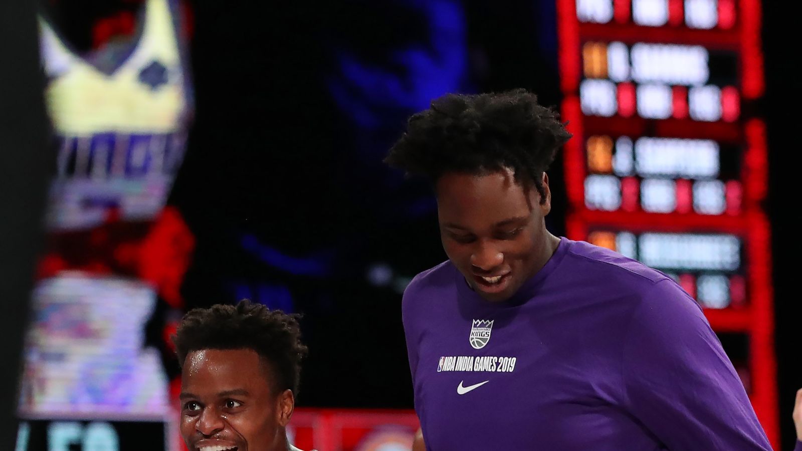 Yogi Ferrell hits buzzer-beater from inside own half in Sacramento ...