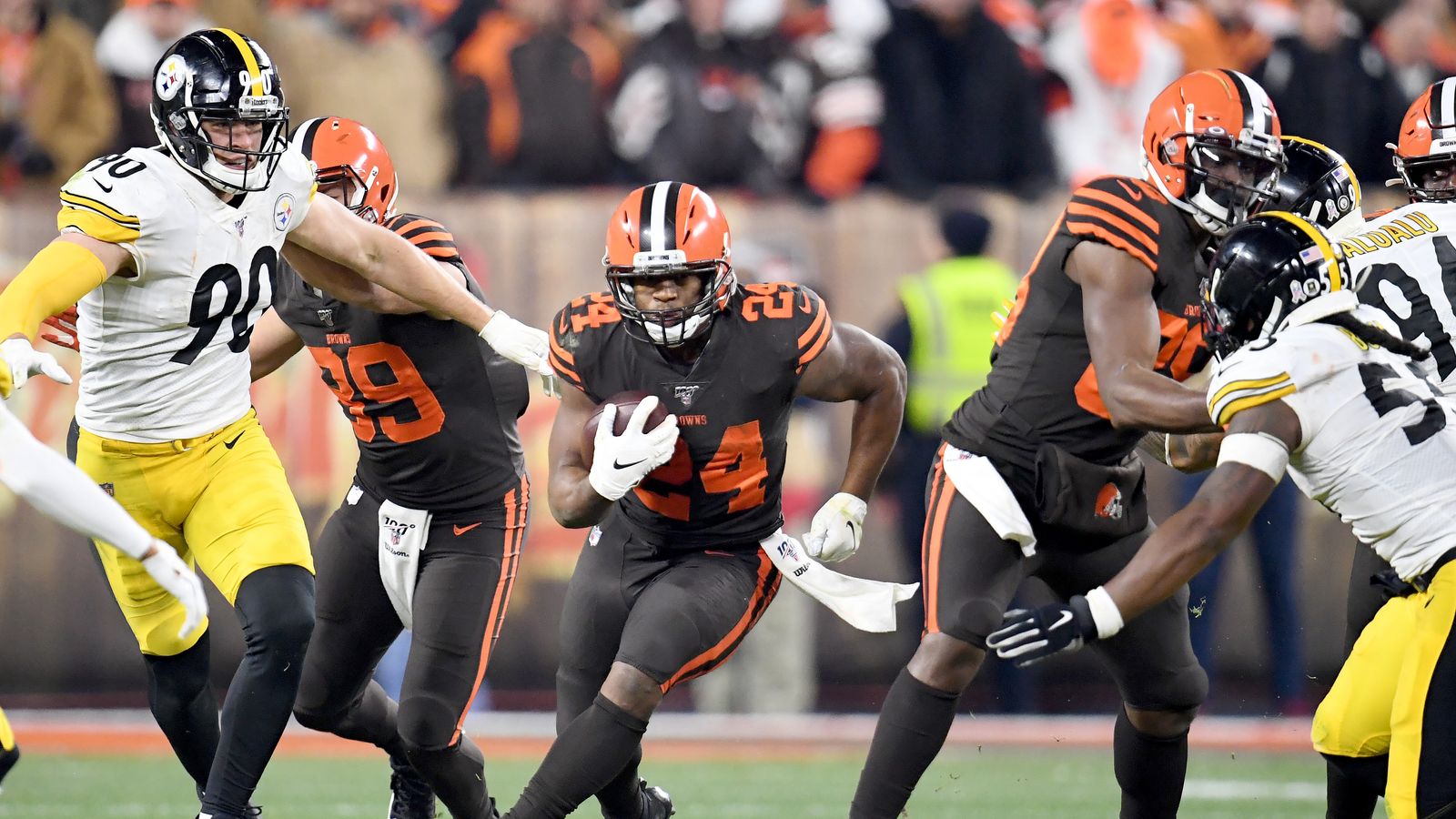 Myles Garrett hits Mason Rudolph with quarterback's own helmet | NFL ...