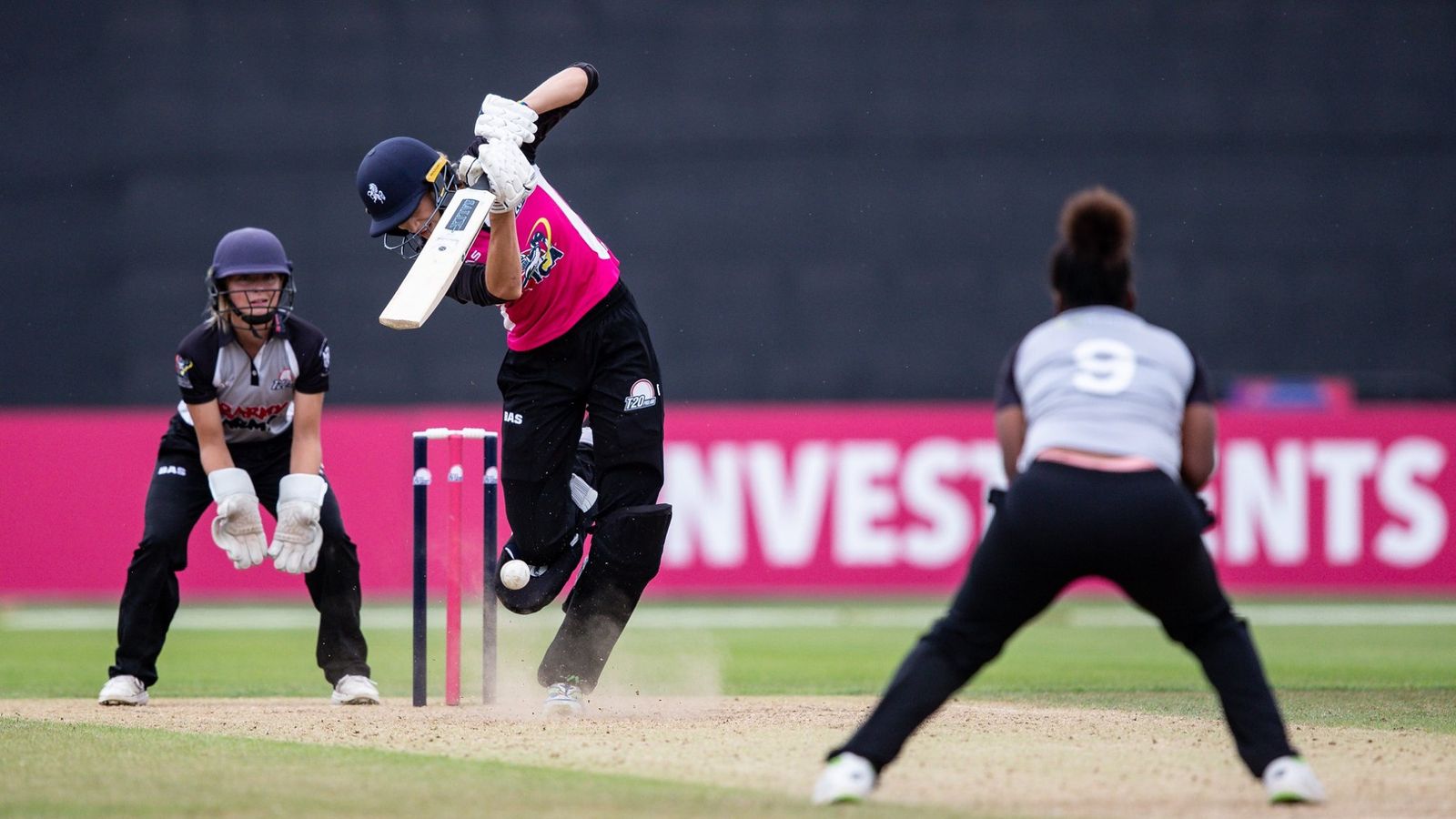 Maxine Blythin: Transgender player grateful for 'supportive' cricket ...