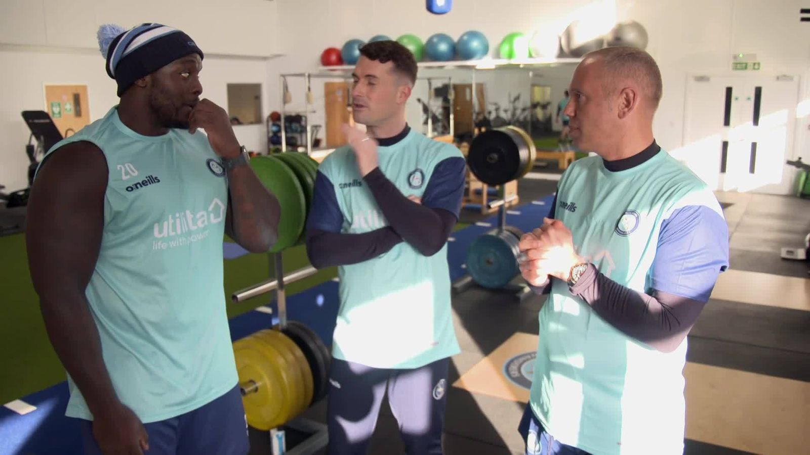 Rinder vs Akinfenwa: You be the judge! | Football News | Sky Sports