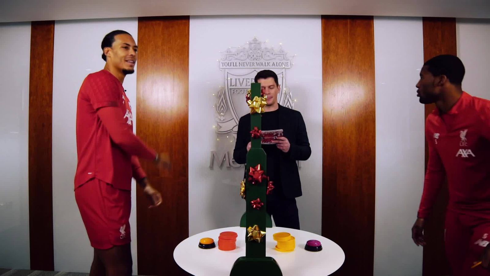 Christmas Connect 4 - van Dijk v Wijnaldum | Football News | Sky Sports
