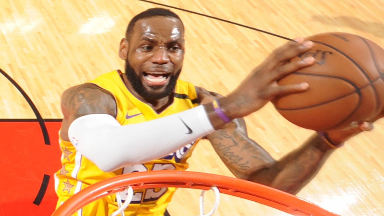 LeBron James shines as LA Lakers key in on defense in win over Houston ...