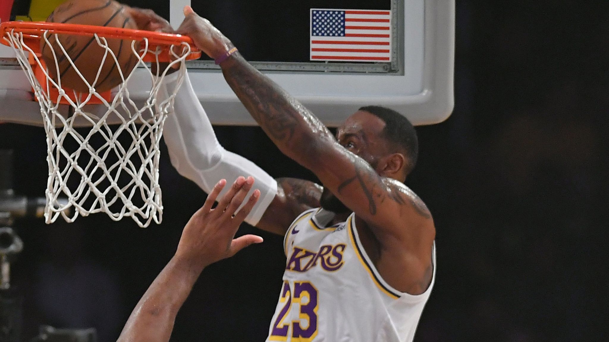 LeBron James posts triple-double as Lakers block 20 shots in win over ...