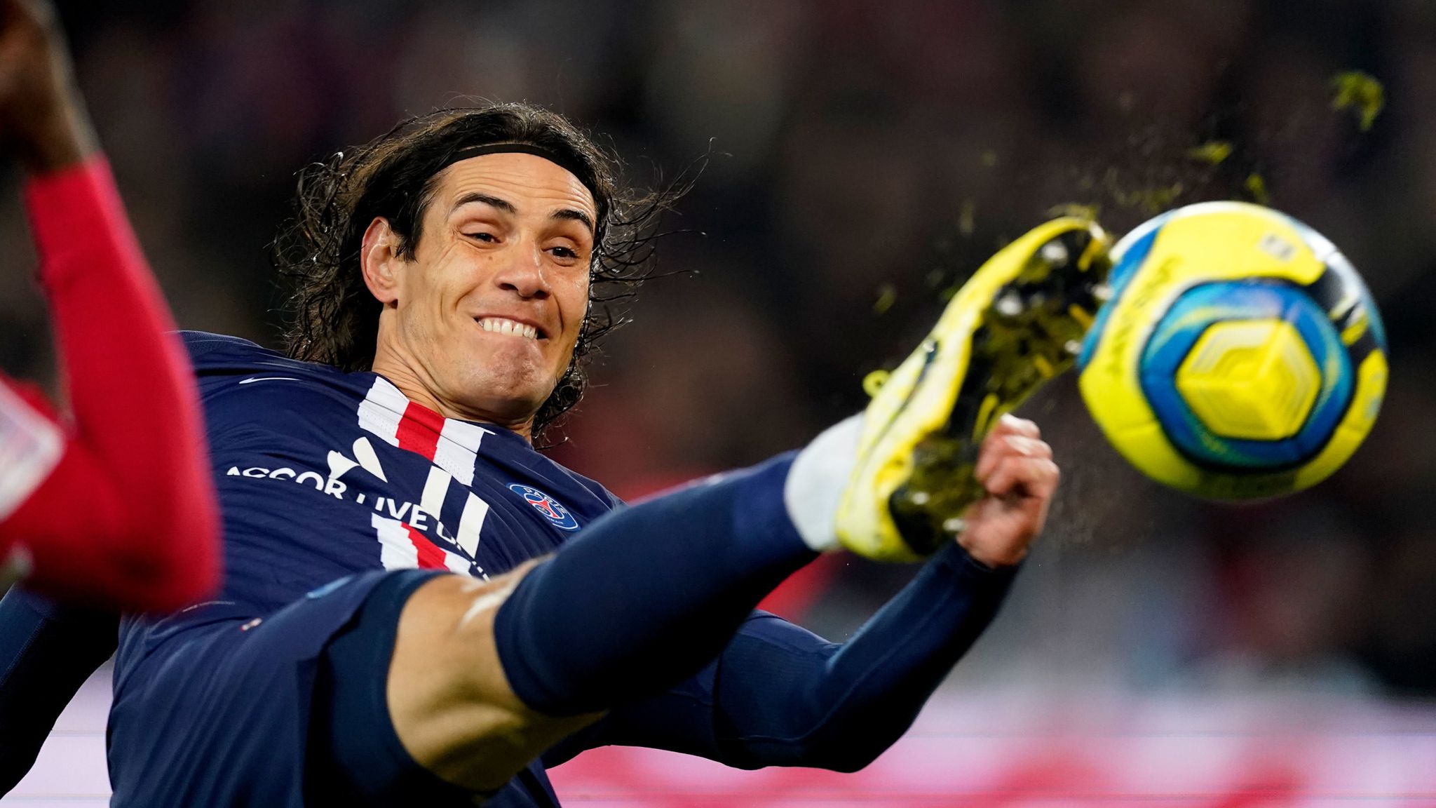 Chelsea and Man Utd couldn't lure Edinson Cavani, says PSG striker's ...