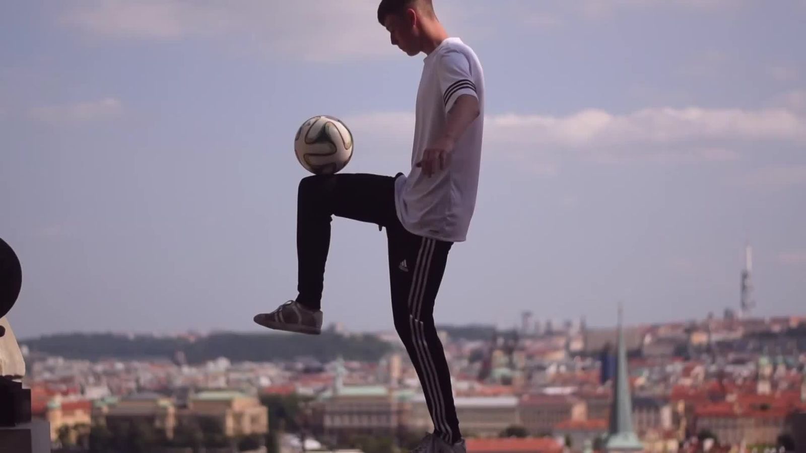 Ben Nuttall is the footballer turned world-record-breaking freestyler ...