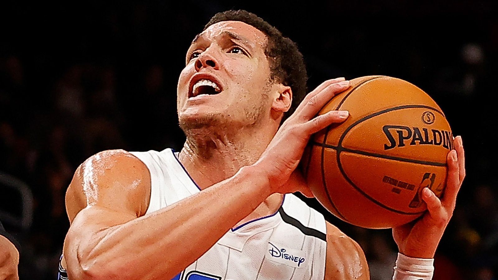 Gordon throws down breakaway 360 slam | NBA News | Sky Sports