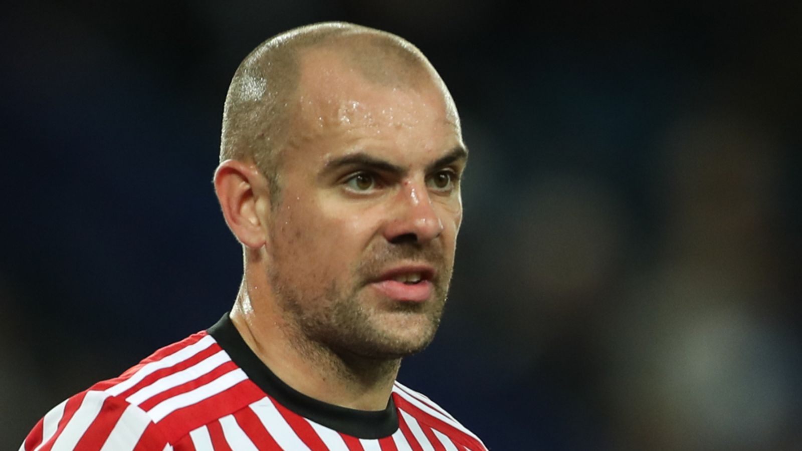 Ex-Manchester United player Darron Gibson joins Salford | Football News ...