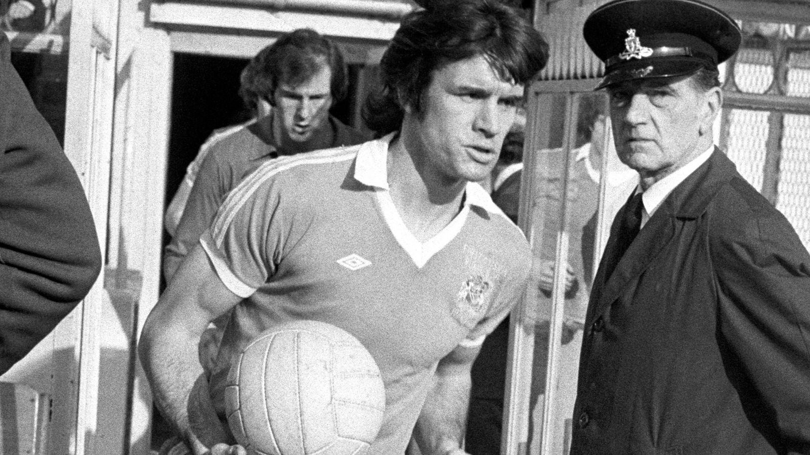 Dave Watson, former England captain, diagnosed with neurodegenerative ...