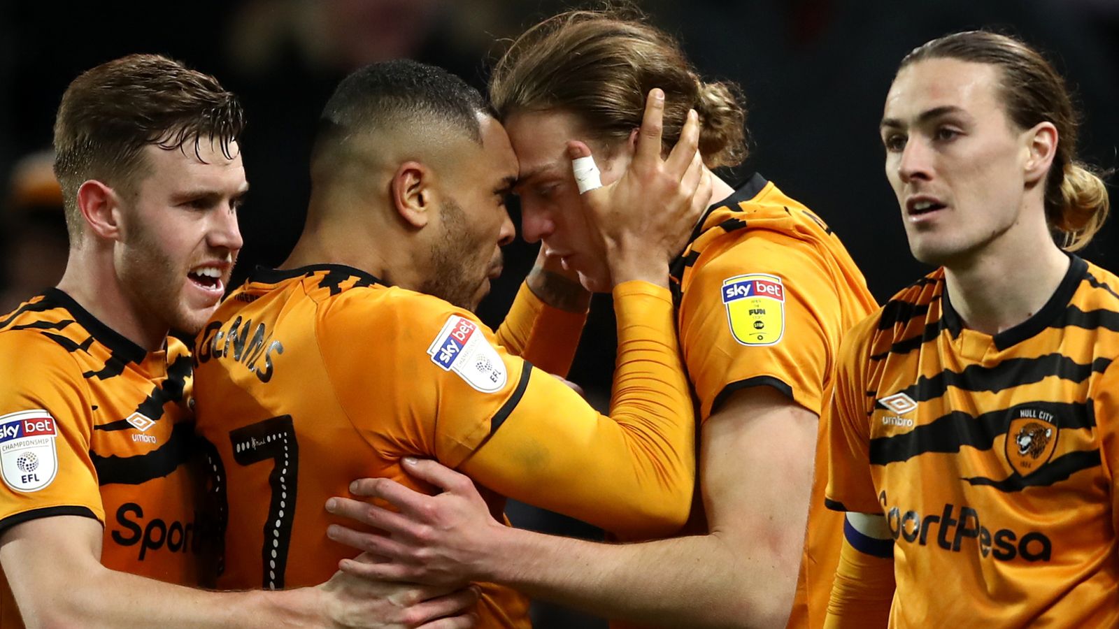 Hull 4-4 Swansea: Tom Eaves scores equaliser in eight-goal thriller ...