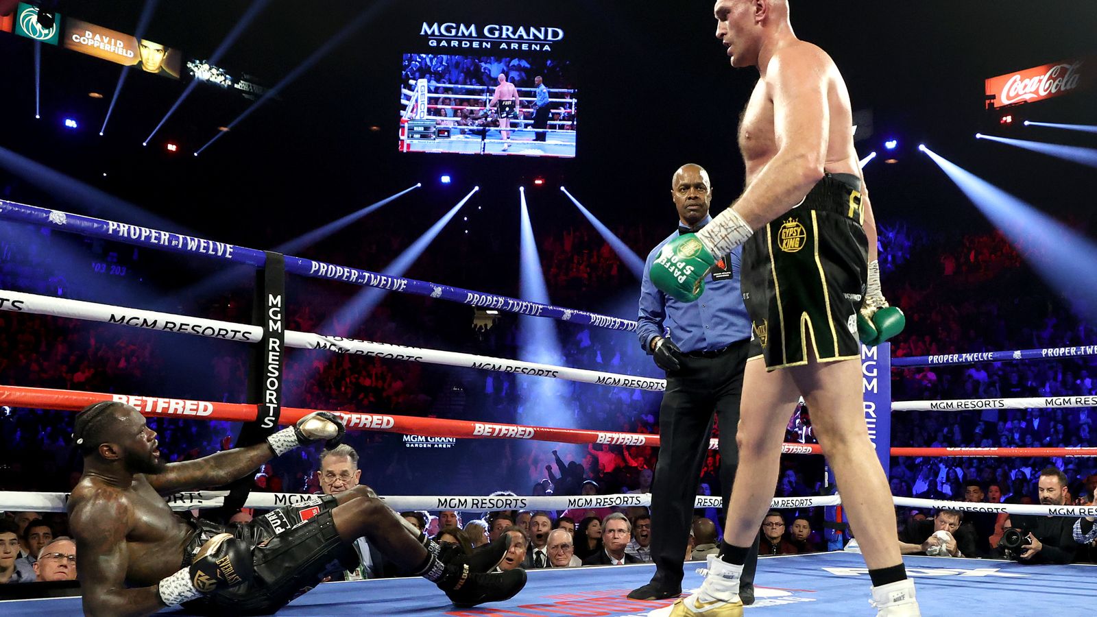 Wilder vs Fury 2: Deontay Wilder hints at injury problem following ...