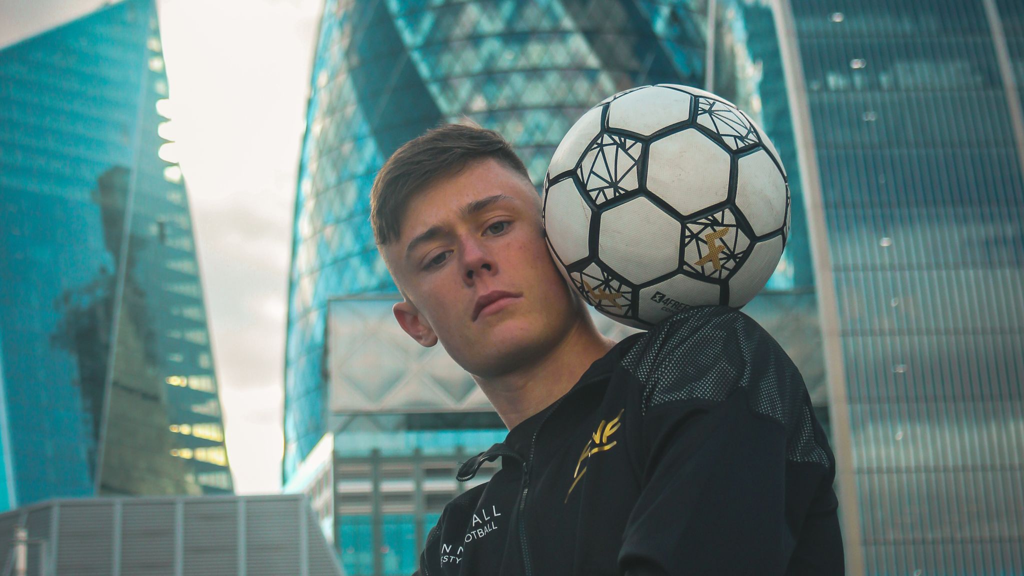 Ben Nuttall is the footballer turned world-record-breaking freestyler ...