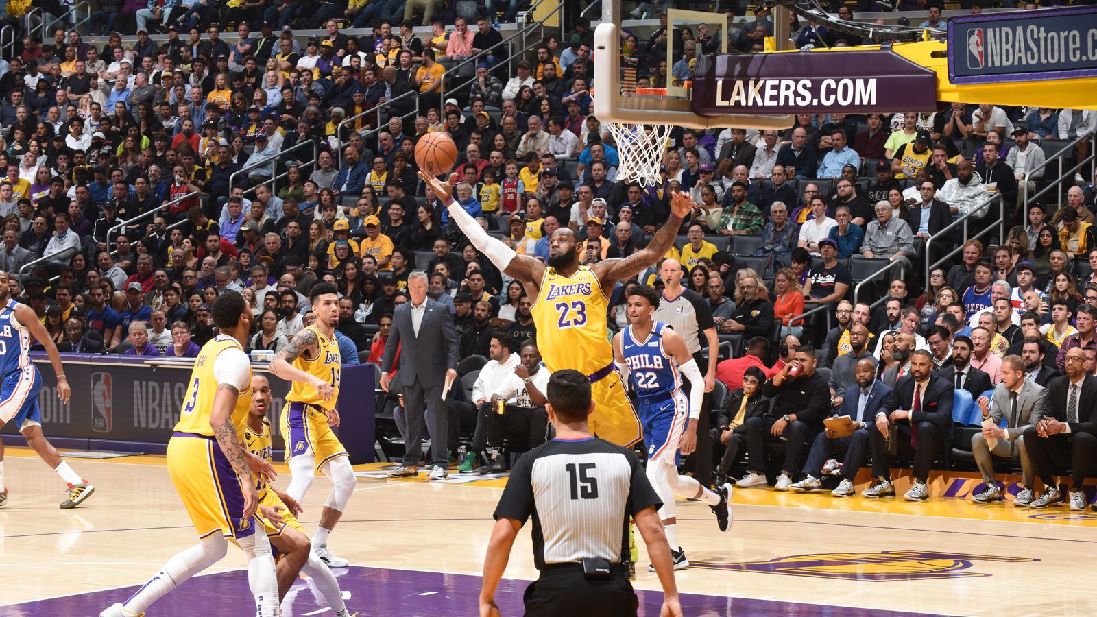 Los Angeles Lakers are winning and having fun, strictly in that order ...
