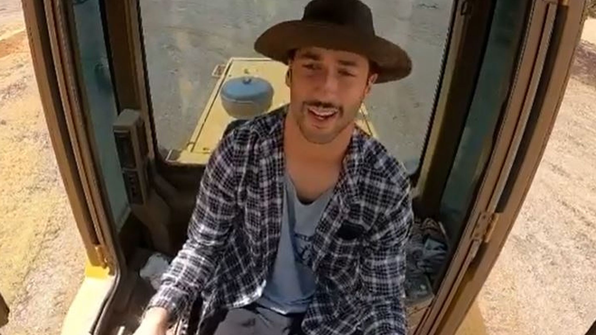 Daniel Ricciardo on life on the farm and that tractor social video | F1 ...