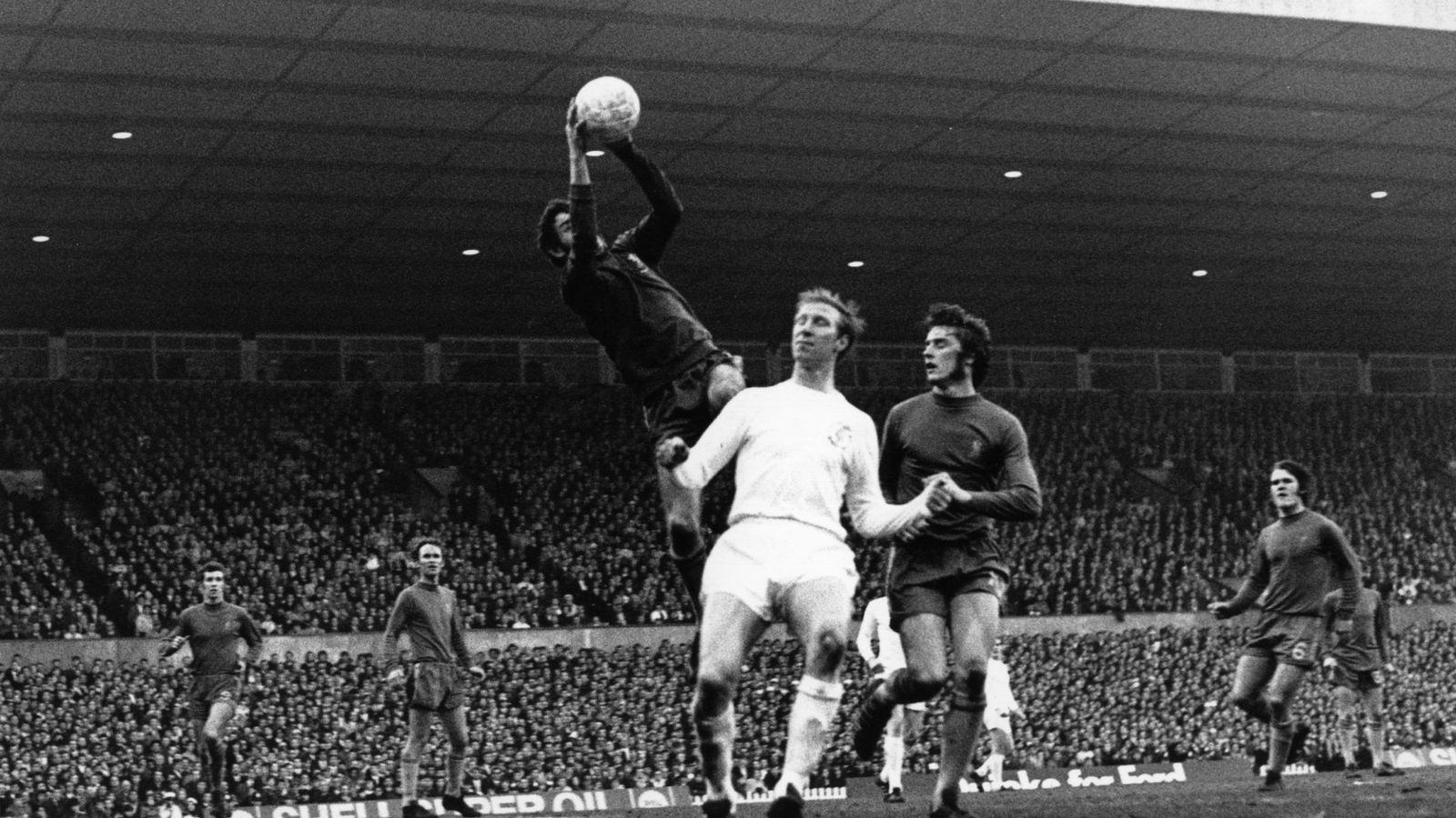Peter Bonetti: Former England and Chelsea goalkeeper dies aged 78 ...