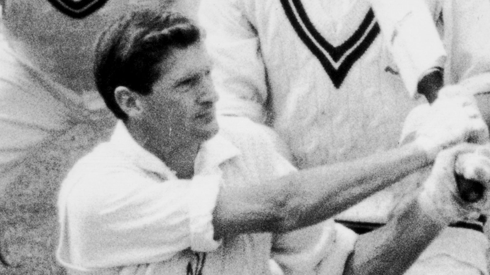 Peter Walker: Former England and Glamorgan all-rounder dies aged 84 ...