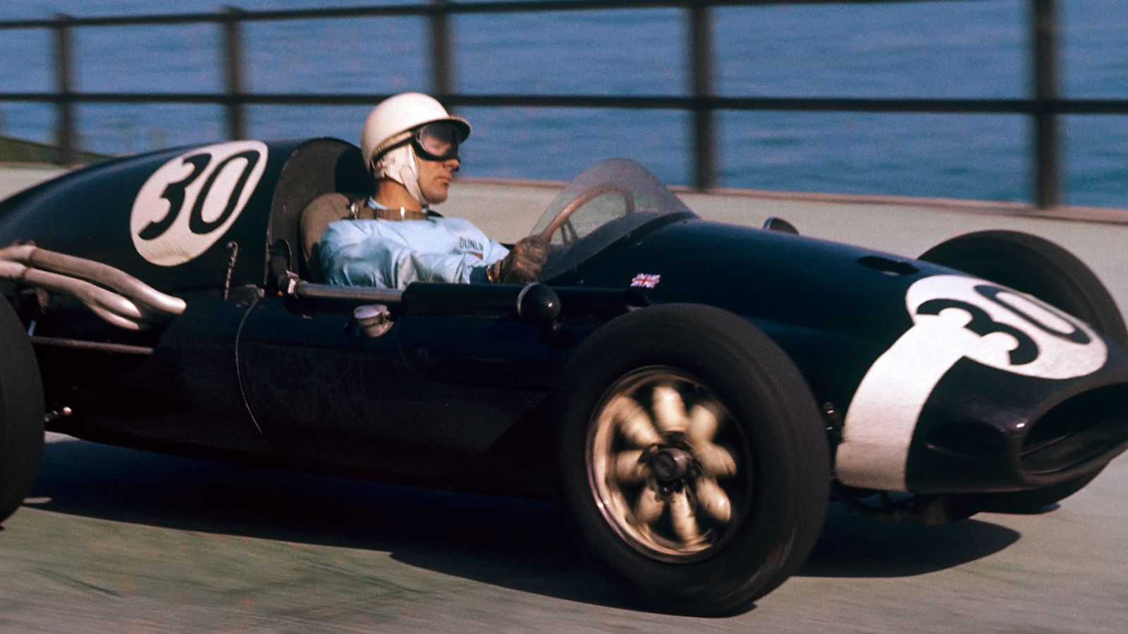 Sir Stirling Moss, British motor racing legend, dies aged 90 | F1 News ...