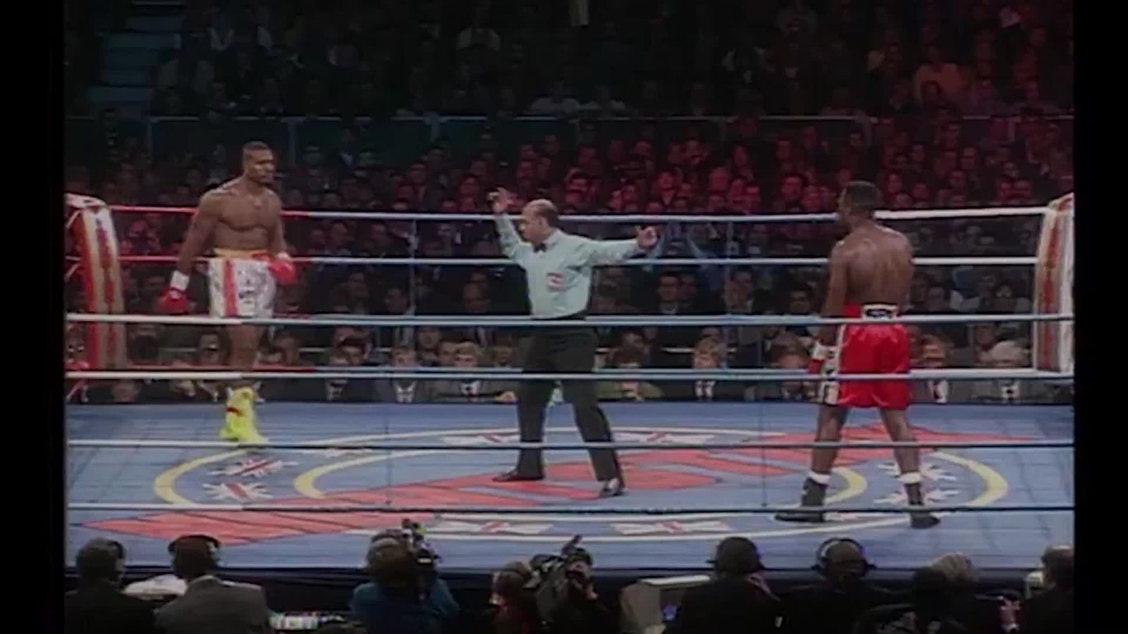 Lewis stops Ruddock in two | Boxing News | Sky Sports