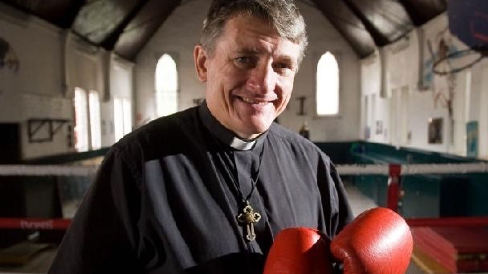 Father Dave Smith is the boxing priest who fights for his beliefs ...