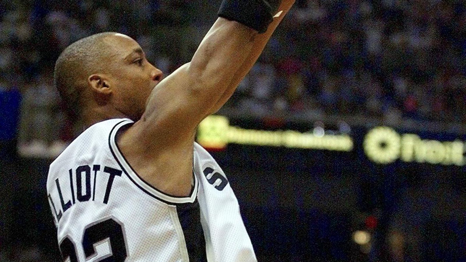 NBA Retro: Elliott stars for Spurs late on | NBA News | Sky Sports